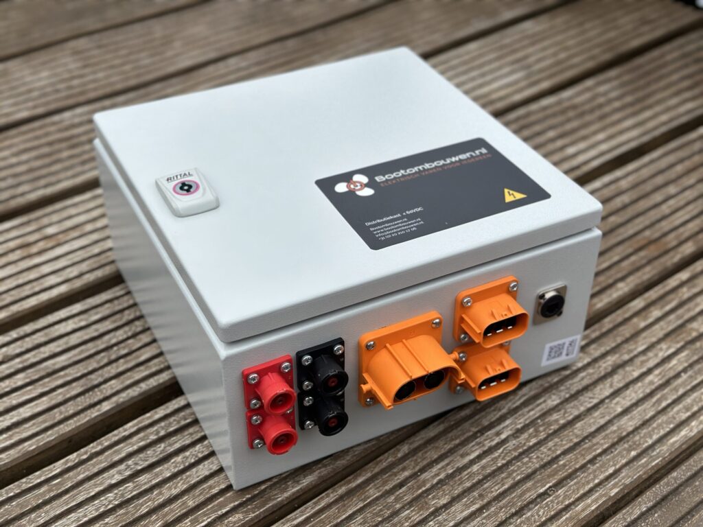 Boatbuilding Sail Connector 48V ePropulsion 1 battery | E-WERF